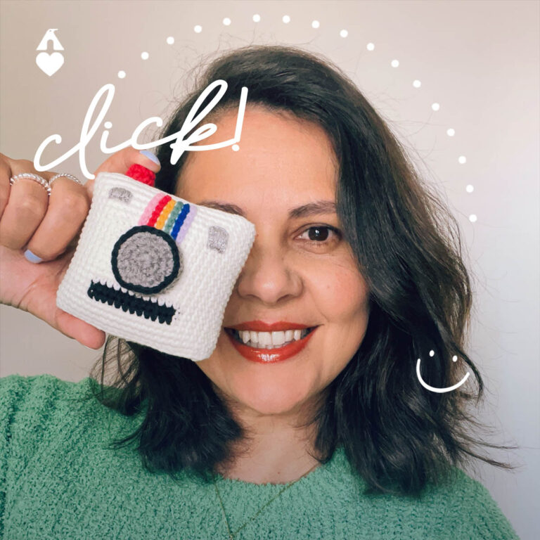 Câmera de crochê - Polaroid Amigurumi feito com fio BALLOON AMIGO