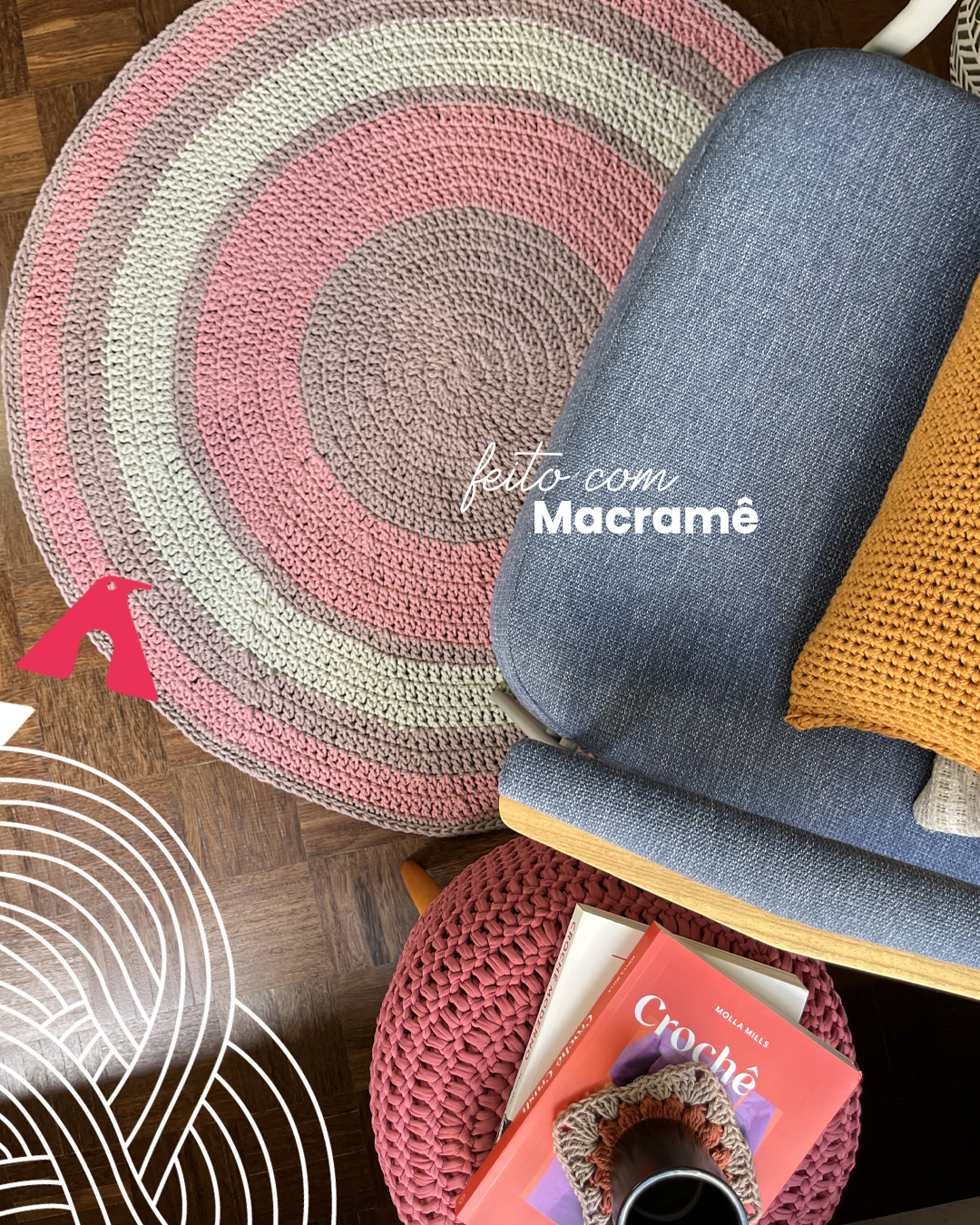 Tapete redondo de crochê feito com as cores do fio MACRAMÊ